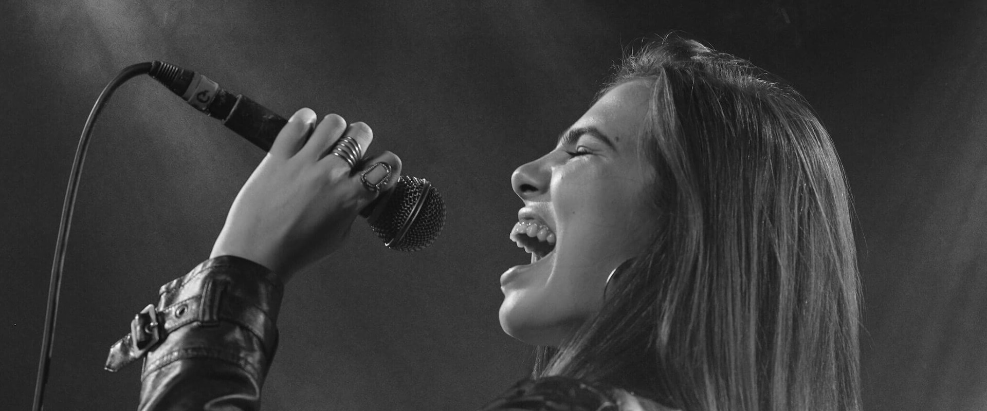 How long should you vocal train a day?